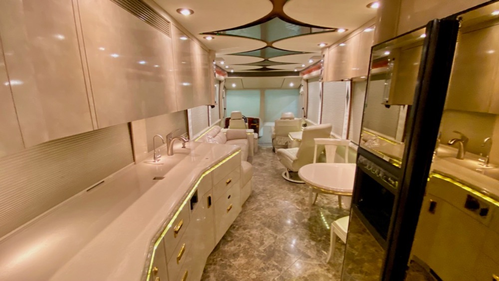 2002 Marathon Prevost XLII :: Arizona Luxury Coach