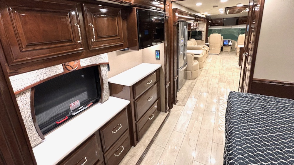 2021 Entegra Cornerstone 45W :: Arizona Luxury Coach