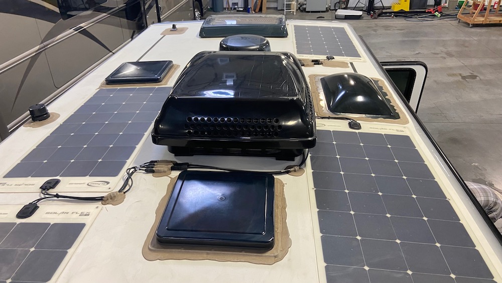 2021 Leisure Travel Van Wonder 24RL :: Arizona Luxury Coach