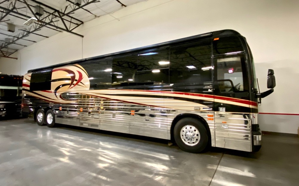 Arizona Luxury Coach | Paul Smith