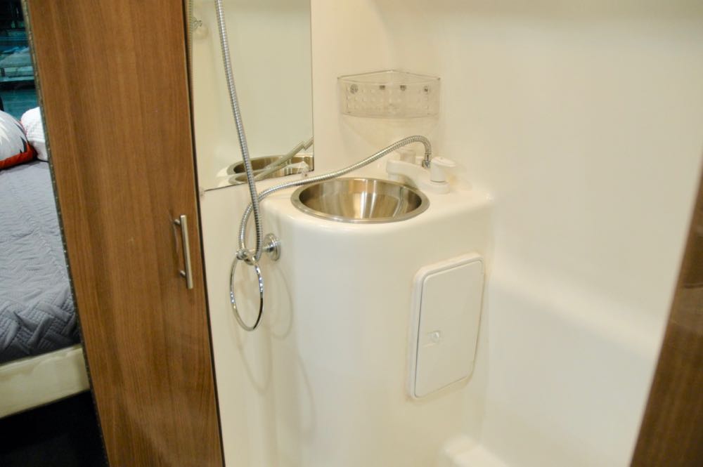 2015 Winnebago ERA Touring Coach :: Arizona Luxury Coach