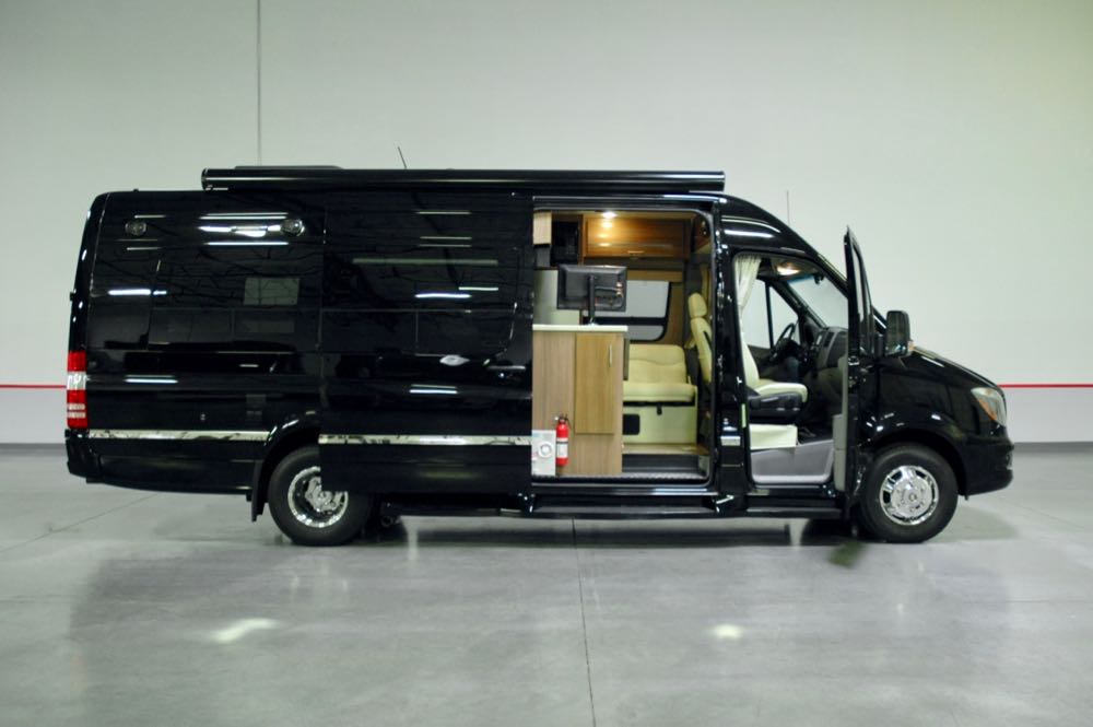 2015 Winnebago ERA Touring Coach :: Arizona Luxury Coach